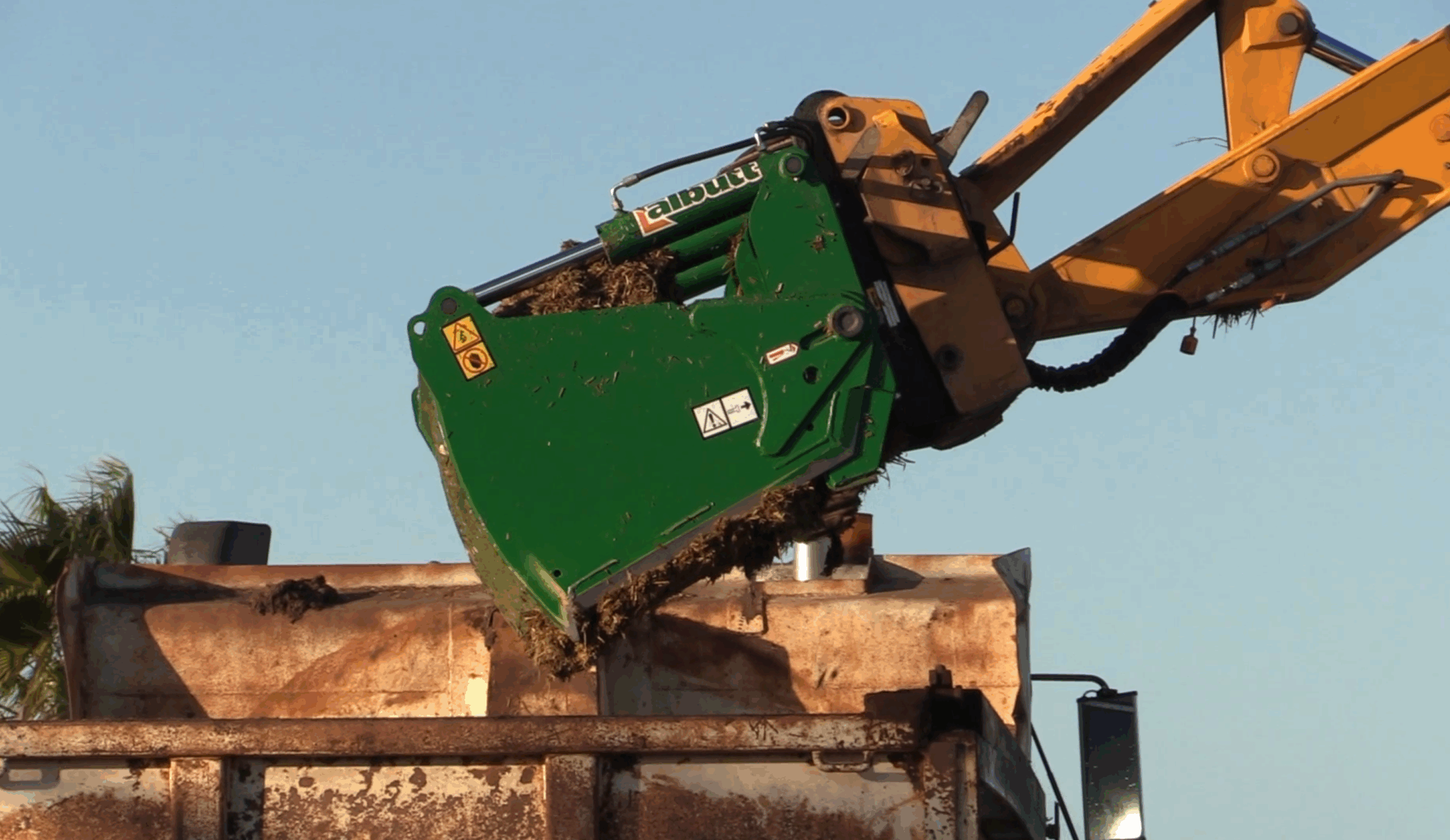 Silage Shear Grab | Prevents Spoilage of Silage
