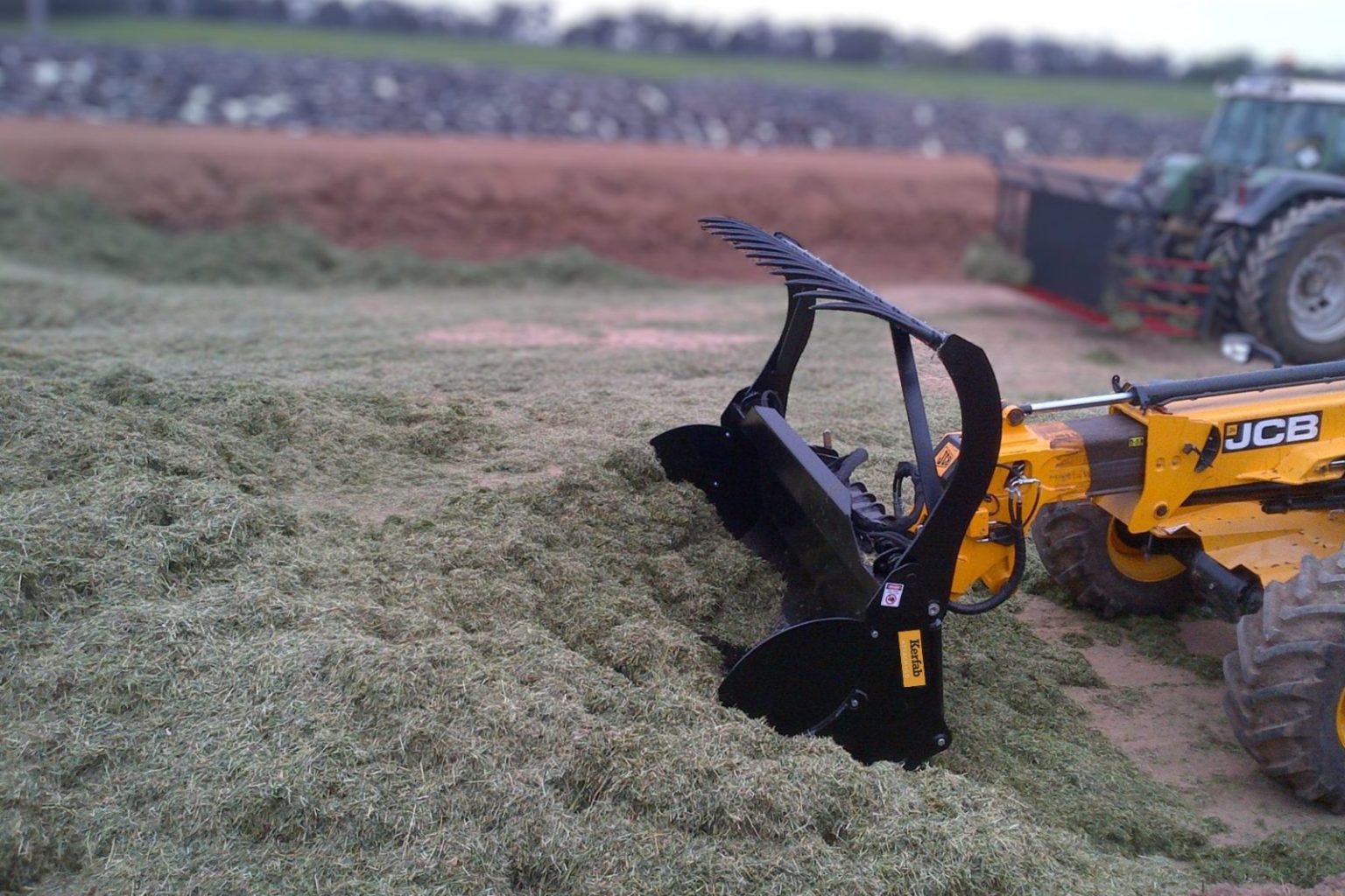 Silage Bucket Grapples | Streamline Your Operations